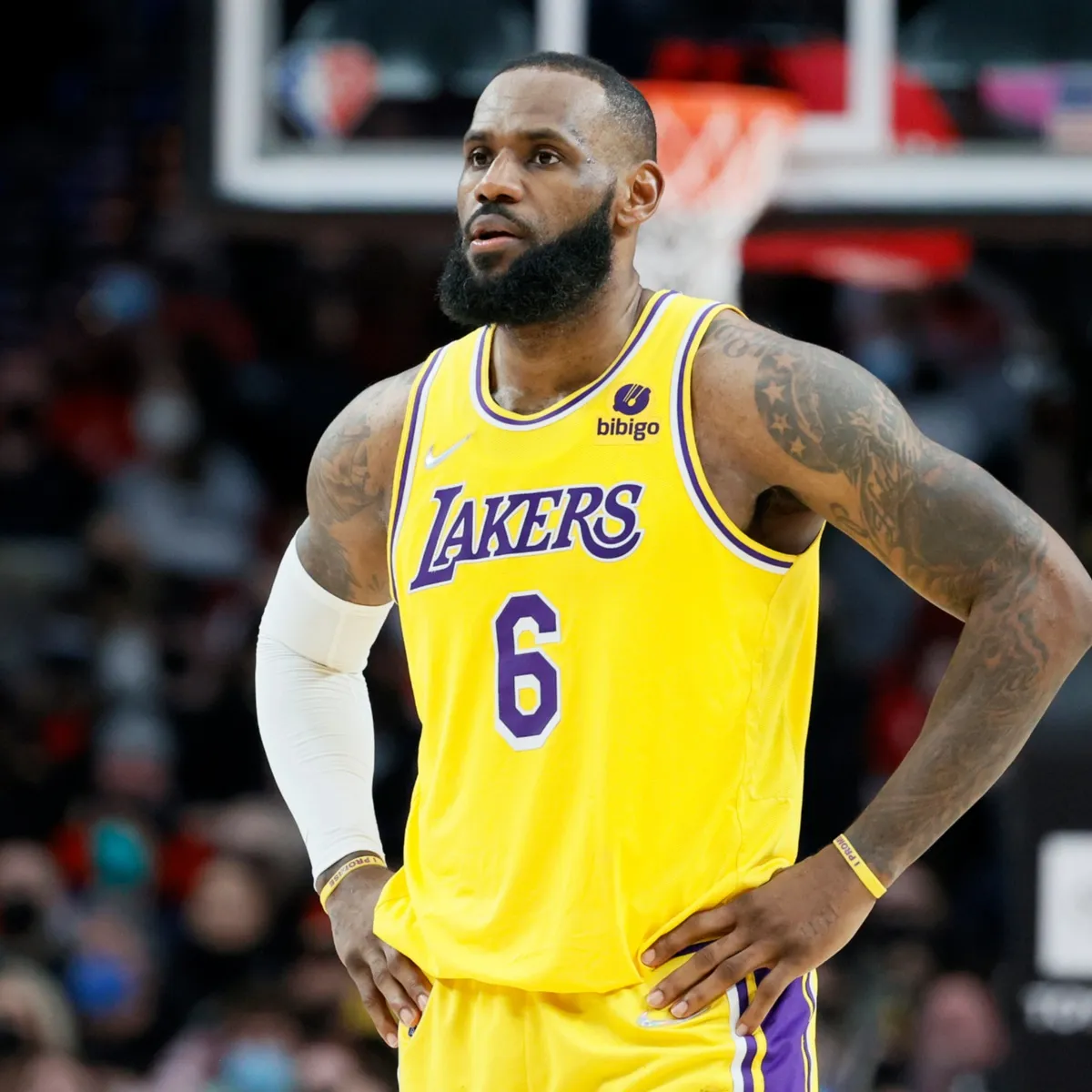 LeBron James posta foto da esposa e faz declaração impactante