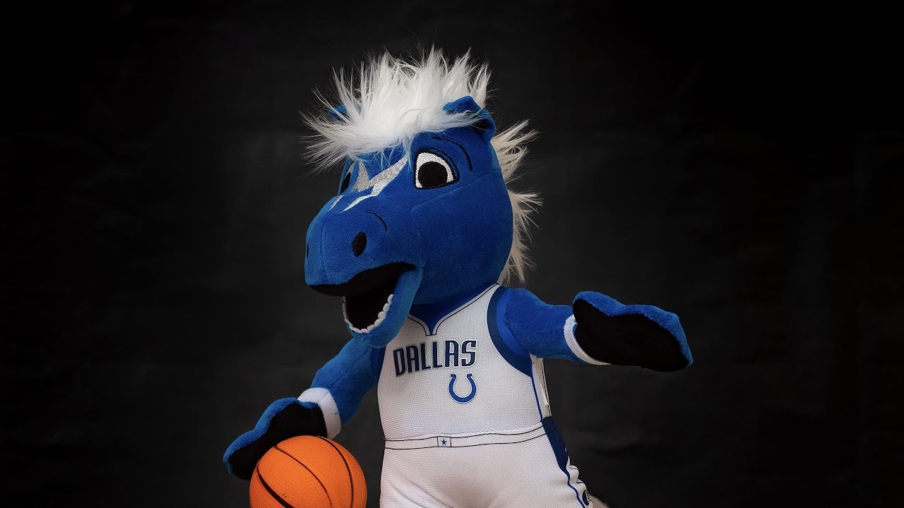 Qual é o mascote do Dallas Mavericks?