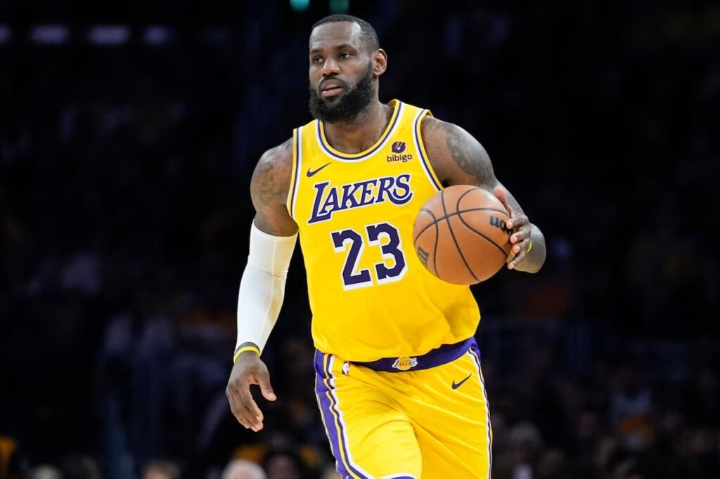 LeBron não se contém e detona arbitragem da final da WNBA